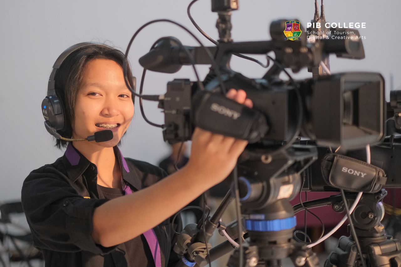 Eksplorasi Dunia Virtual, Mahasiswa Event Management PIB College ...